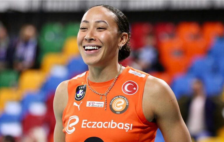 Alexa Gray resta all’Eczacibasi per un’altra stagione - Volley News